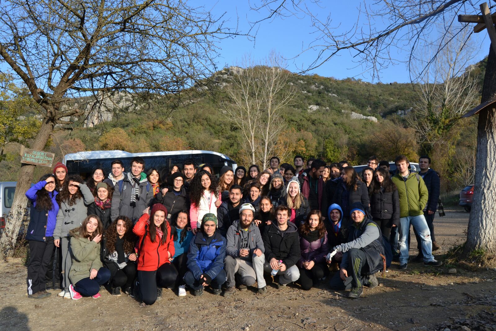 DoSHaK, İnsani Dayanışma Günü’nde Ballıkayalar Tabiat Parkı’na doğa ...